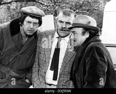 CARRY ON BEHIND (1975) KENNETH WILLIAMS, LINDA HOOKS, GEORGE LAYTON ...
