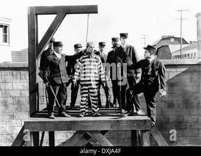 CONVICT 13 BUSTER KEATON centre Date: 1920 Stock Photo - Alamy