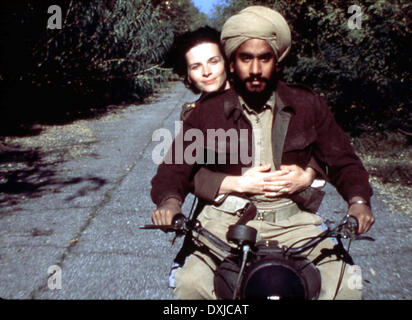 Naveen Andrews & Juliette Binoche Film: The English Patient (USA/UK 1996) Characters: Kip, Hana ...