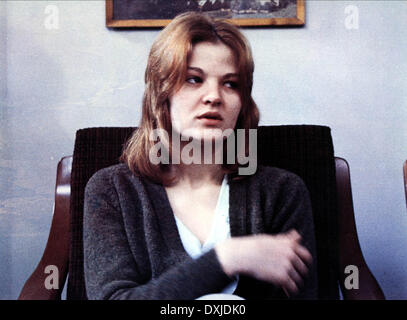 FAMILY LIFE (1971) SANDY RATCLIFFE KEN LOACH (DIR) MOVIESTORE ...