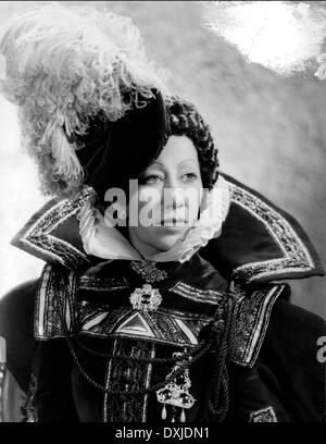 FIRE OVER ENGLAND, Flora Robson as Queen Elizabeth I, 1937 Stock Photo ...