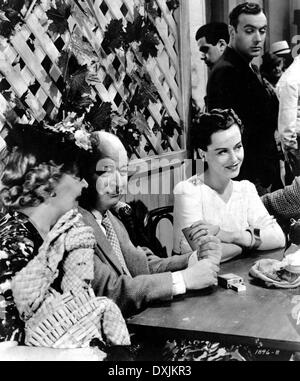 HOLD BACK THE DAWN MITCHELL LEISEN AND PAULETTE GODDARD Date: 1941 ...