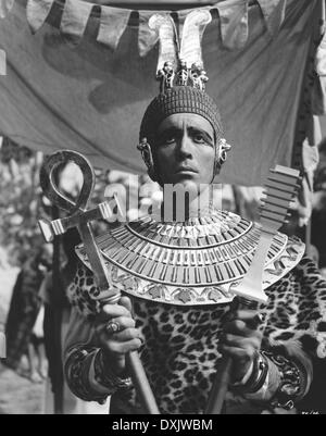THE MUMMY HAMMER FILM PRODUCTIONS CHRISTOPHER LEE Date: 1959 Stock ...