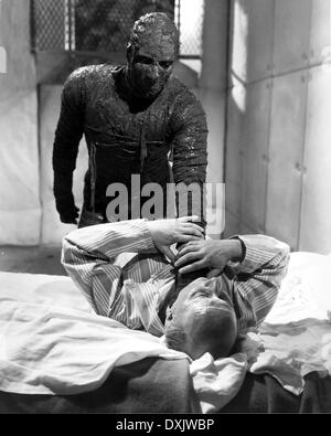 THE MUMMY HAMMER FILM PRODUCTIONS CHRISTOPHER LEE Date: 1959 Stock ...