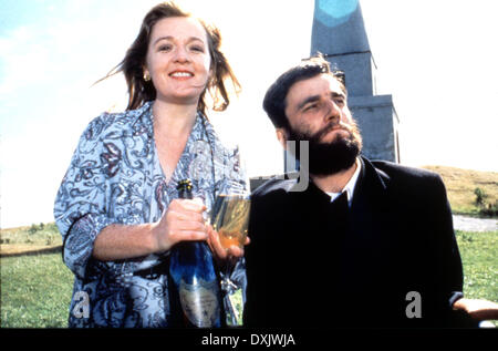 RUTH MCCABE, DANIEL DAY-LEWIS, MY LEFT FOOT, 1989 Stock Photo - Alamy