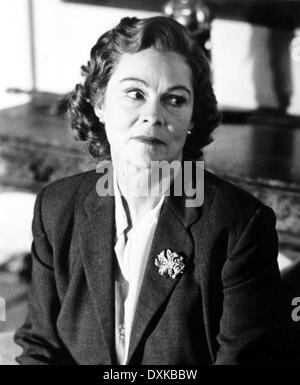THE DRESSER -1983 ZENA WALKER Stock Photo - Alamy