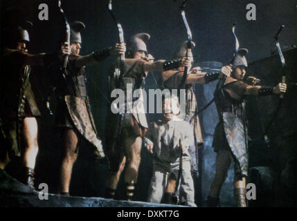 TIME BANDITS (1981) KENNY BAKER, TINY ROSS, MIKE EDMONDS, JOHN CLEESE ...