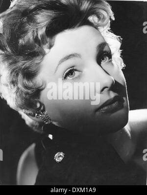 BARBARA MURRAY British actress A portrait publicising her Stock Photo ...