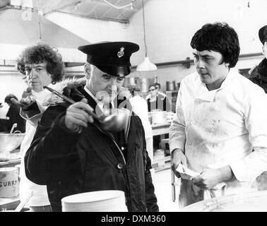 PORRIDGE RICHARD BECKINSALE, FULTON MACKAY, RONNIE BARKER Date: 1979 ...