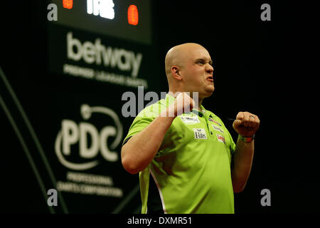 Dublin, Ireland. 27th Mar, 2014. Peter Wright action Michael Van Gerwen ...