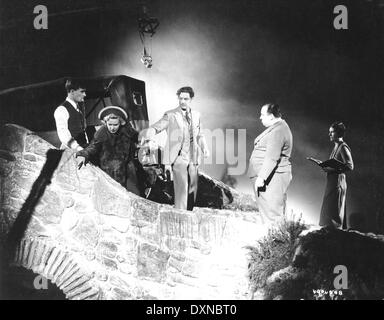 THE 39 STEPS Assistant Director PEN TENNYSON, MADELEINE CARROLL, ROBERT ...