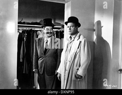 STAR SPANGLED RHYTHM JERRY COLONNA, BOB HOPE Date: 1942 Stock Photo - Alamy