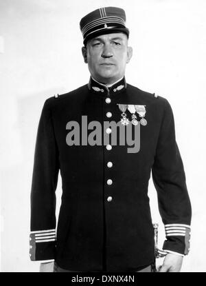 UNDER TWO FLAGS VICTOR MCLAGLAN, NIGEL BRUCE UNDER TWO FLAGS Date: 1936 ...