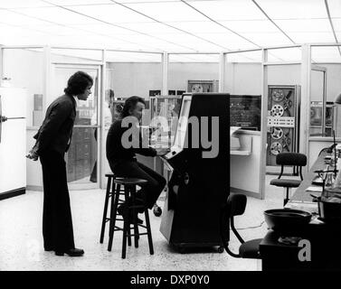 Warren Beatty, "The Parallax View" 1974 File Reference # 31202 885THA ...