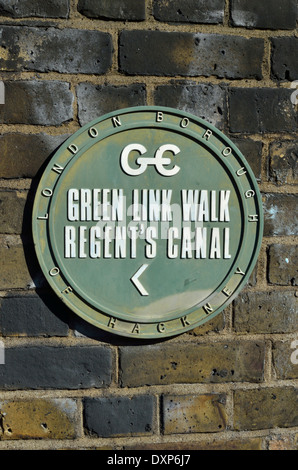 Green Link Walk Regent’s Canal plaque, Hoxton, London, England Stock ...