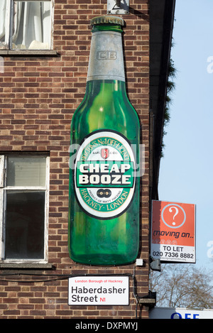 Off licence sign Stock Photo - Alamy