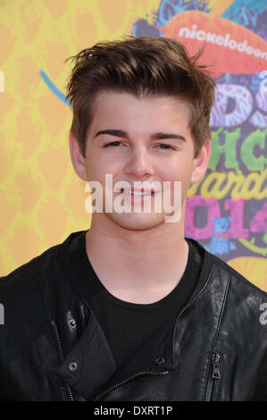 LOS ANGELES - MAR 4: Jack Griffo, Kira Kosarin at the Kids Choice ...