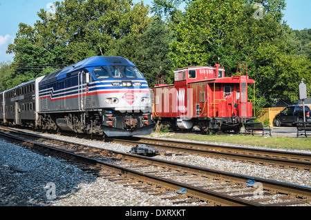 VRE MP36PH-3C Locomotive No 65 passing Clifton, Virginia Stock Photo - Alamy