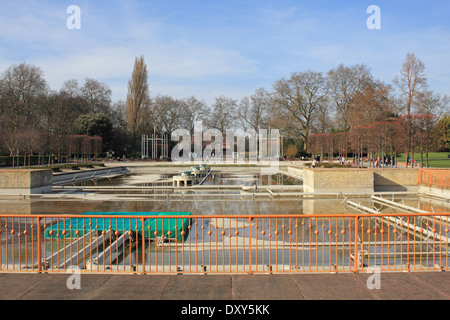 Battersea Park fountains shut down for winter, London, SW11 4NJ, UK ...