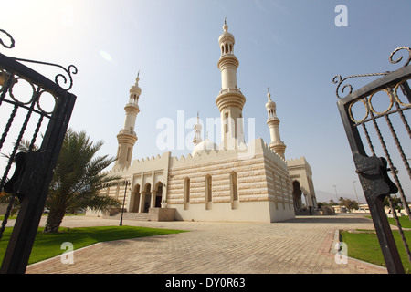United Arab Emirates Fujairah Dibba traffic roundabout Stock Photo - Alamy