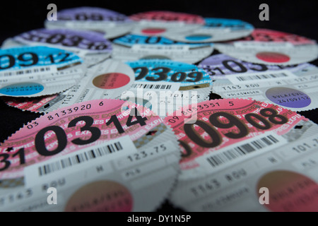 UK Vehicle tax disc and V11 renewal reminder form Stock Photo - Alamy