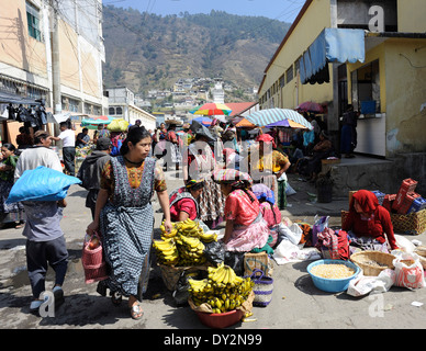 Women selling vegetables at Almolonga Market near Quetzaltenango in ...