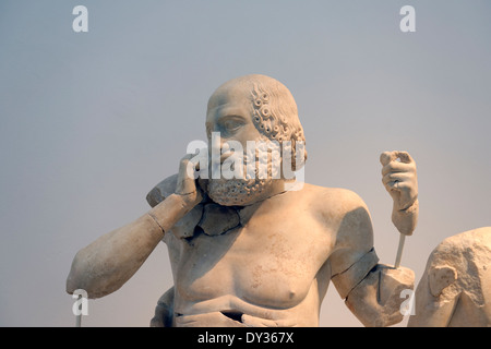 ancient zeus temple figure in sicily Stock Photo - Alamy