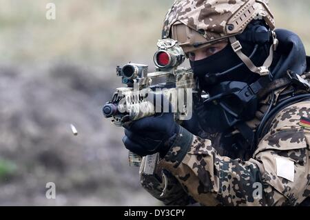 Eckernfoerde, Germany. 05th Apr, 2014. German commando frogmen go on ...