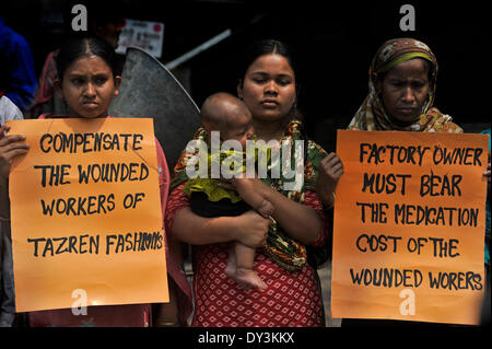 Dhaka, Bangladesh. 05th Apr, 2014. Workers protesting for new jobs and ...