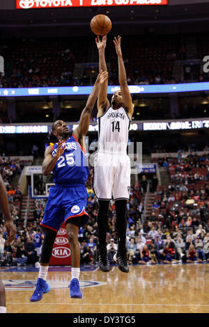 Philadelphia, Pennsylvania, USA - April 25, 2015: Downtown Philadelphia ...