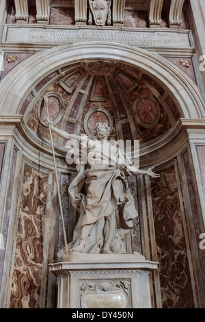 Statue of Saint Longinus at Saint Peter Cathedral in Vatican Stock ...