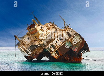Red Sea shore shipwreck in Jeddah, Saudi Arabia Stock Photo - Alamy