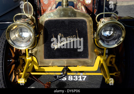 Veteran motor cars from pre-1905 arriving in Brighton at the end of the ...