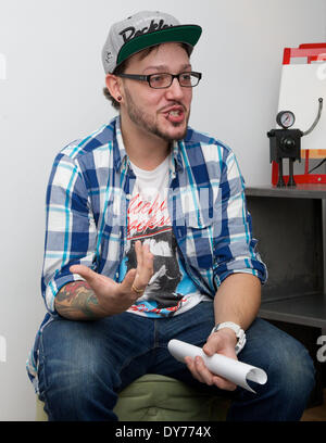 Rising DJ and Dubspot student Robbie Wilde "That Deaf DJ" talks about ...