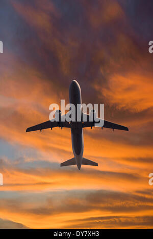 Planes in flight from below Stock Photo - Alamy