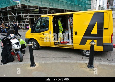 AA breakdown vehicle emergency service Stock Photo - Alamy