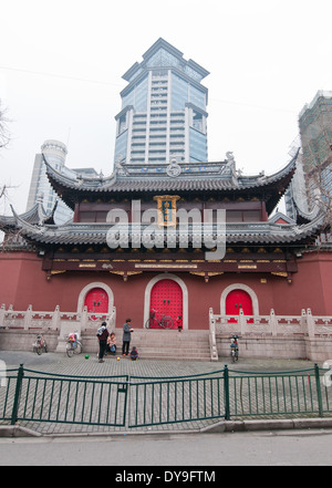 Baiyun Guan Taoist Temple locate 239 Dajing Road, Huangpu District ...