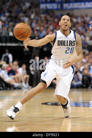 San Antonio Spurs guard Devin Vassell (24) brings the ball up court ...