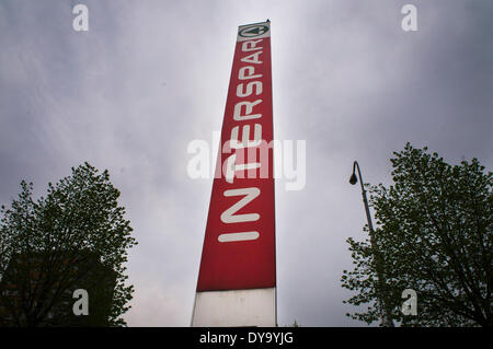 Interspar supermarket, logo Stock Photo - Alamy