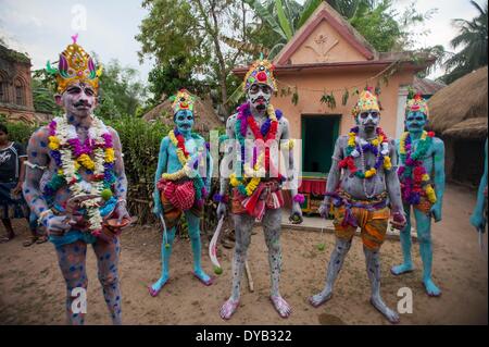 Sona Palashi, India. 12th April, 2014. Indian Hindu devotees perform ...
