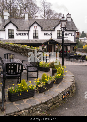 17th century Queens Head Pub Hawkshead Lake District Cumbria England ...