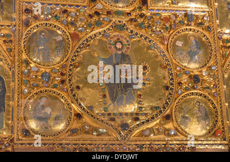 treasure gold gems priceless pala d'oro art retable pala d'oro precious ...