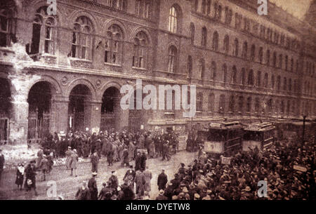 Berlin: Revolution November 1918 Revolutionary troops in Berlin, 1918 ...