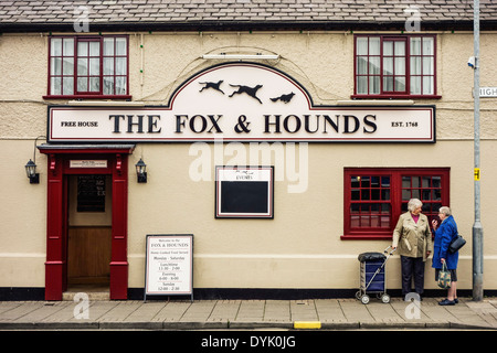 The Old Fox and Hounds pub in Croydon, London England United Kingdom UK ...
