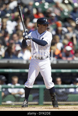 Los Angeles Angels' Ian Kinsler (3) beats the tag by Kansas City Royals ...