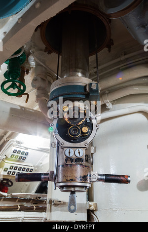 Interior of Submarine. Periscope and control room area Stock Photo - Alamy
