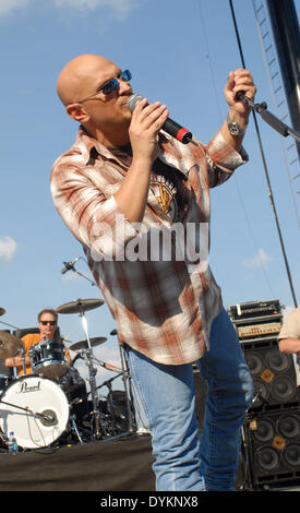 April 20, 2014 - KEVIN SHARP, a country music singer who recorded ...