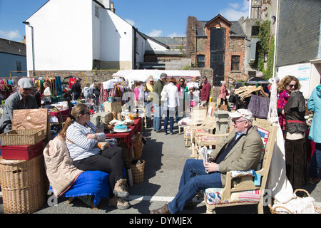 Totnes, small market town at the head of the estuary of the River Dart ...