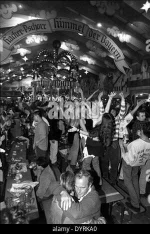 Beer tent at the Oktoberfest, 1990 Stock Photo - Alamy