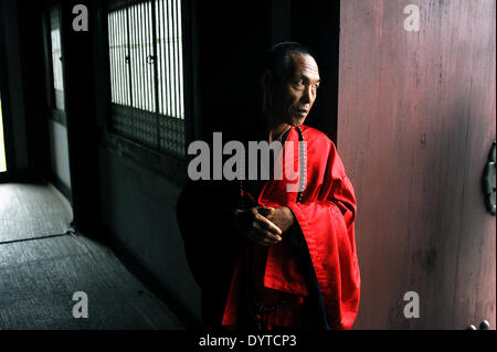 PYONGYANG, North Korea - Buddhist monks from North (L) and South Korea ...